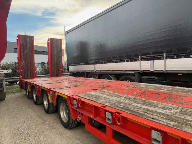 Semi remorque porte engin KOMODO - Groupe Régis Malclès